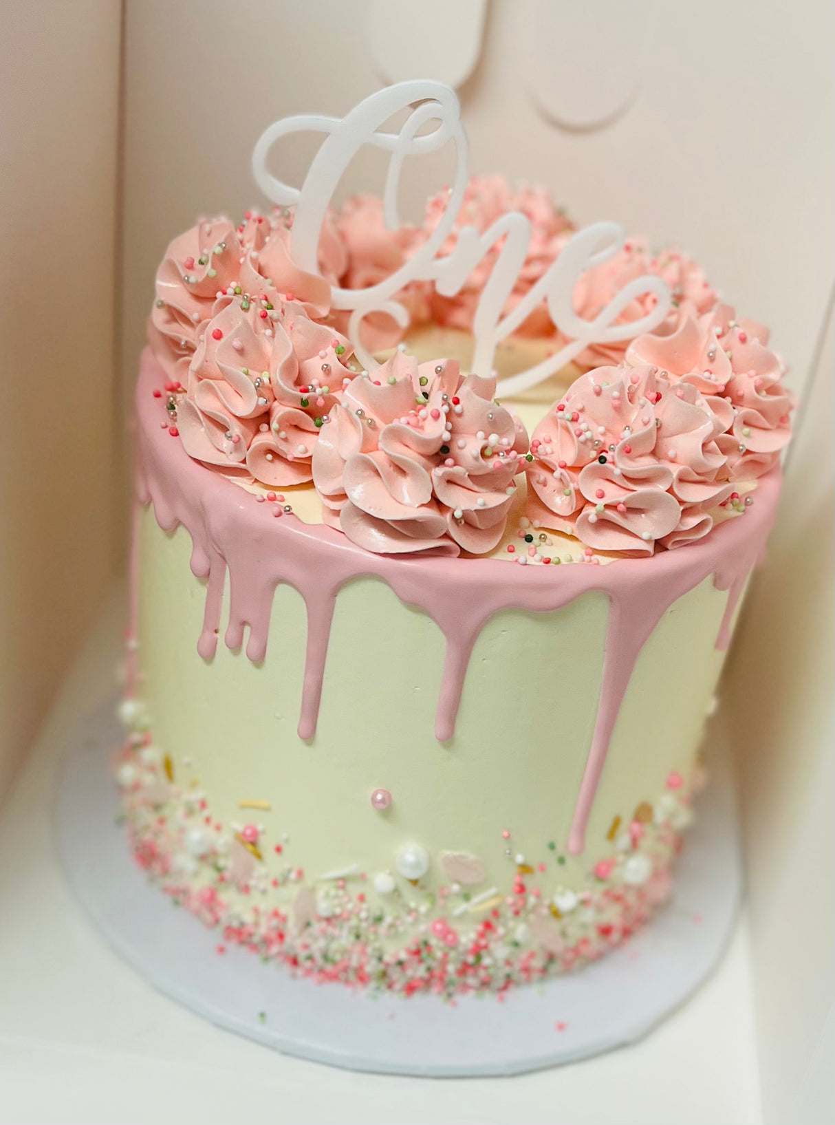 Classic Mini Bento Cake and Cupcakes – TMF Cake Designs